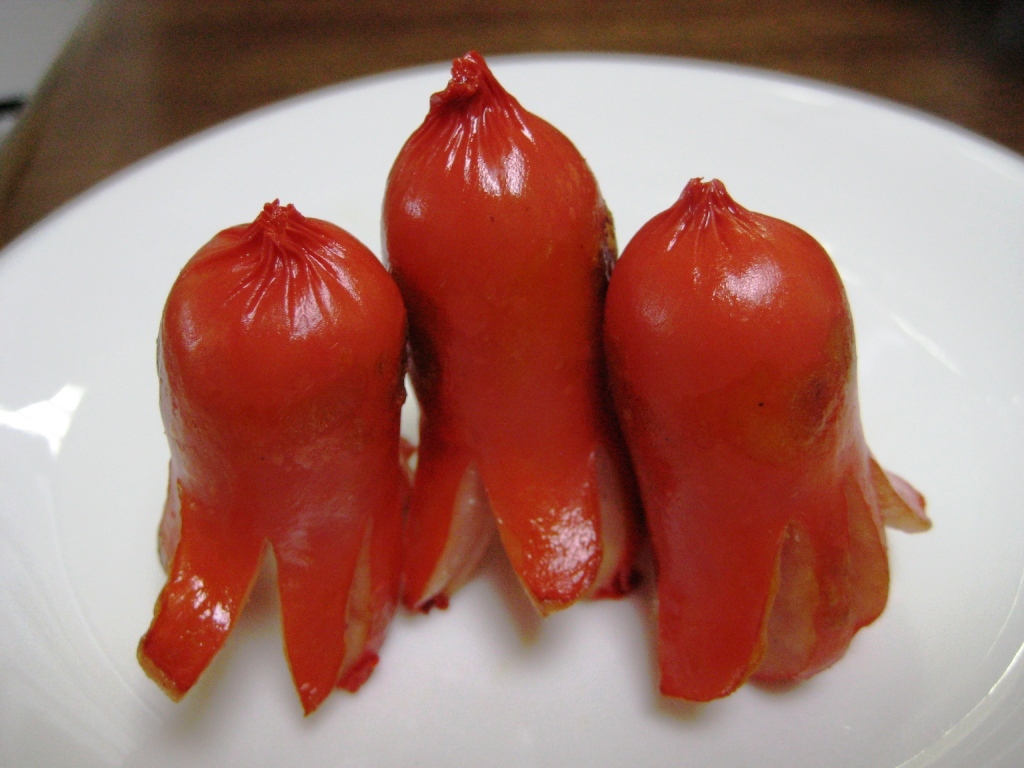 Mel's Adventures in Japan: Octopus-shaped red wieners