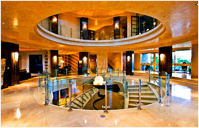 HENRI'S "BLOG ZONE": Another kick ass house in the Ridges!