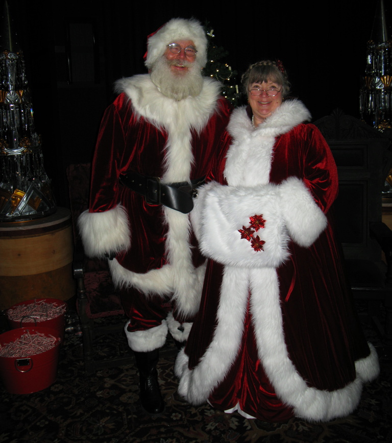 DEUTSCH ADVENTURES: The "Real" Santa and Mrs. Claus