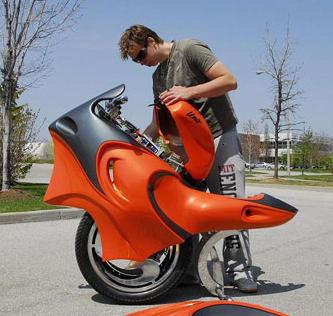 Amazing and Fantastic Motorcycle: UNO ONE WHEELED MOTORCYCLE