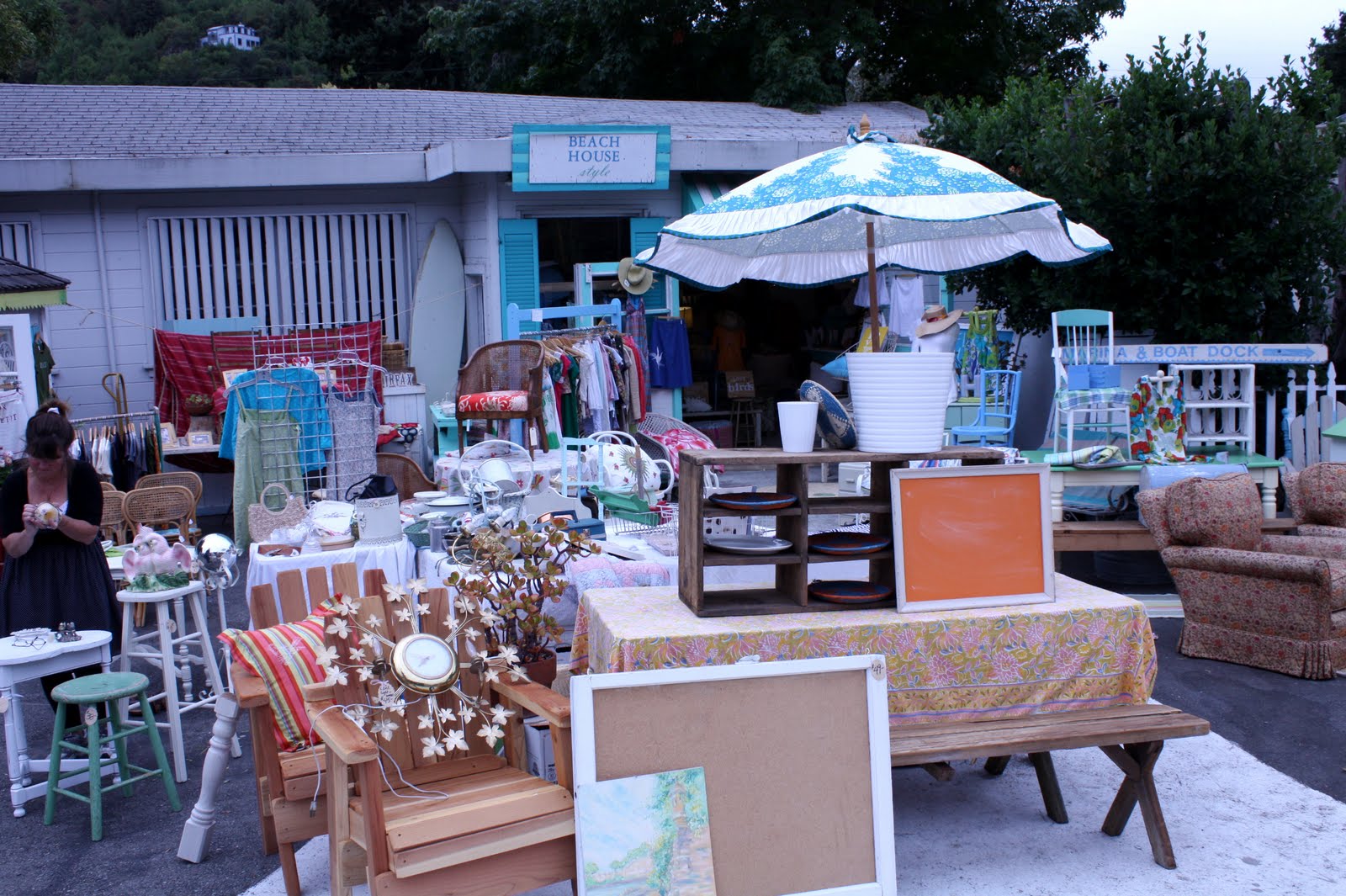 Beans: Holiday Flea Market and Craft Fair . . . and ART DAY!