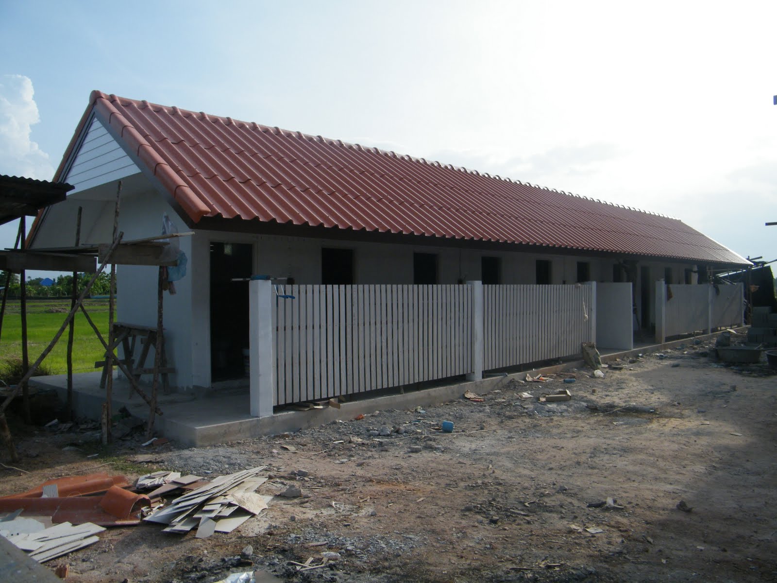 inac house: งานสร้างห้องน้ำศูนย์เรียนรู้เมื่อปลายเดือนพฤษาคม