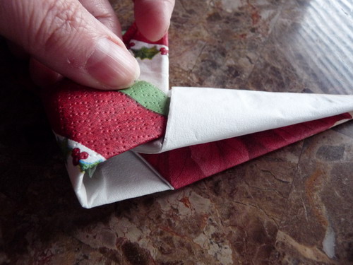 Beyond the Fringe Crafts: Christmas Napkin Fold - Elf Boot