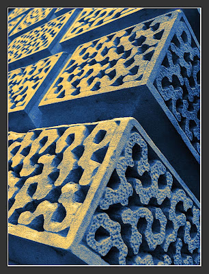 PhotoReflect: Nocturnal vermiculated rustication