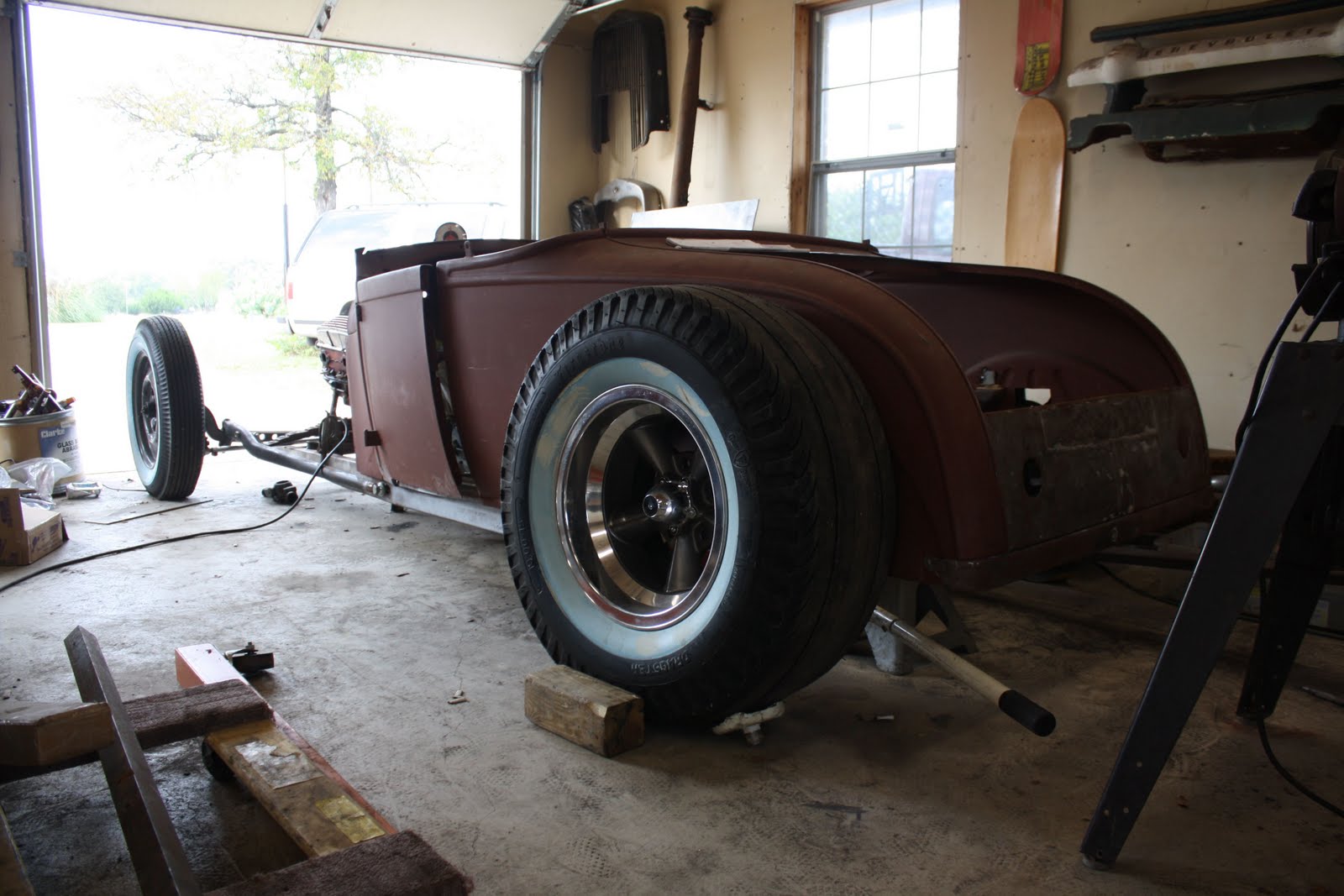 HouseOspeed's 1929 Ford Model A Roadster: FRAME UPDATE