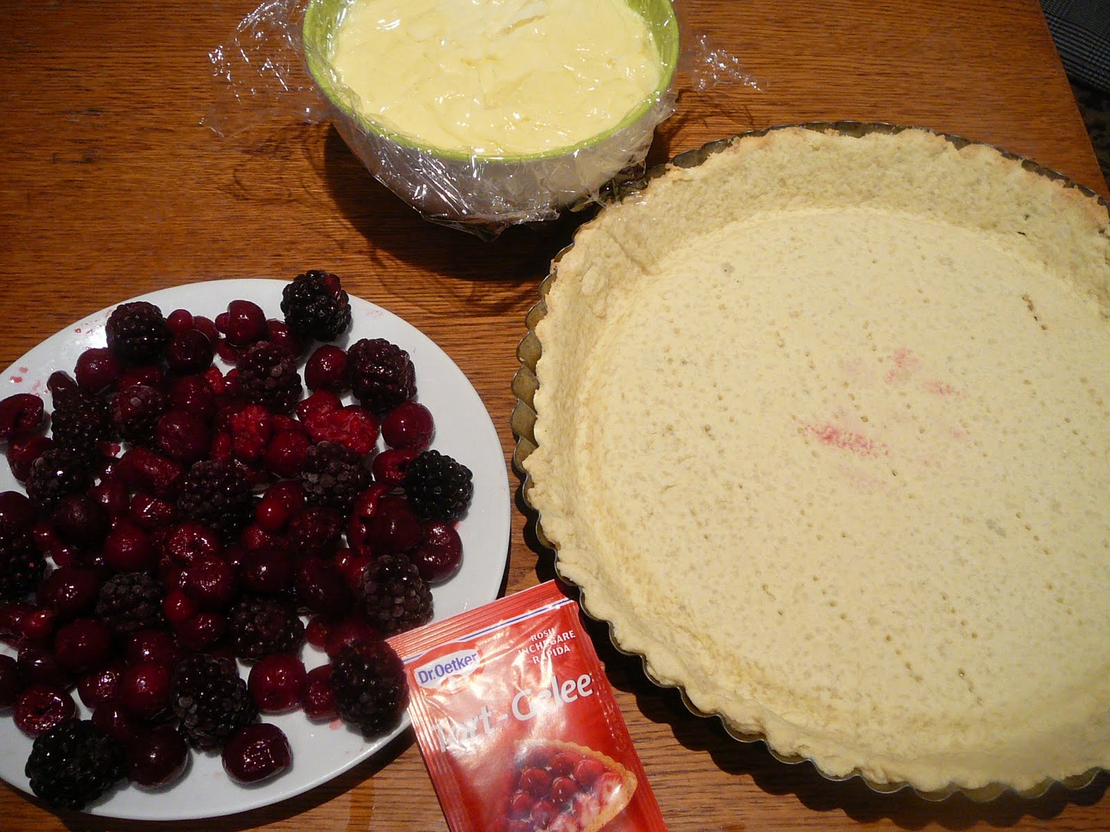 La bonne cuisine de Angie: Tarta cu fructe de padure