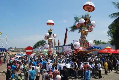 THE MINANGKABAU: TABUIK