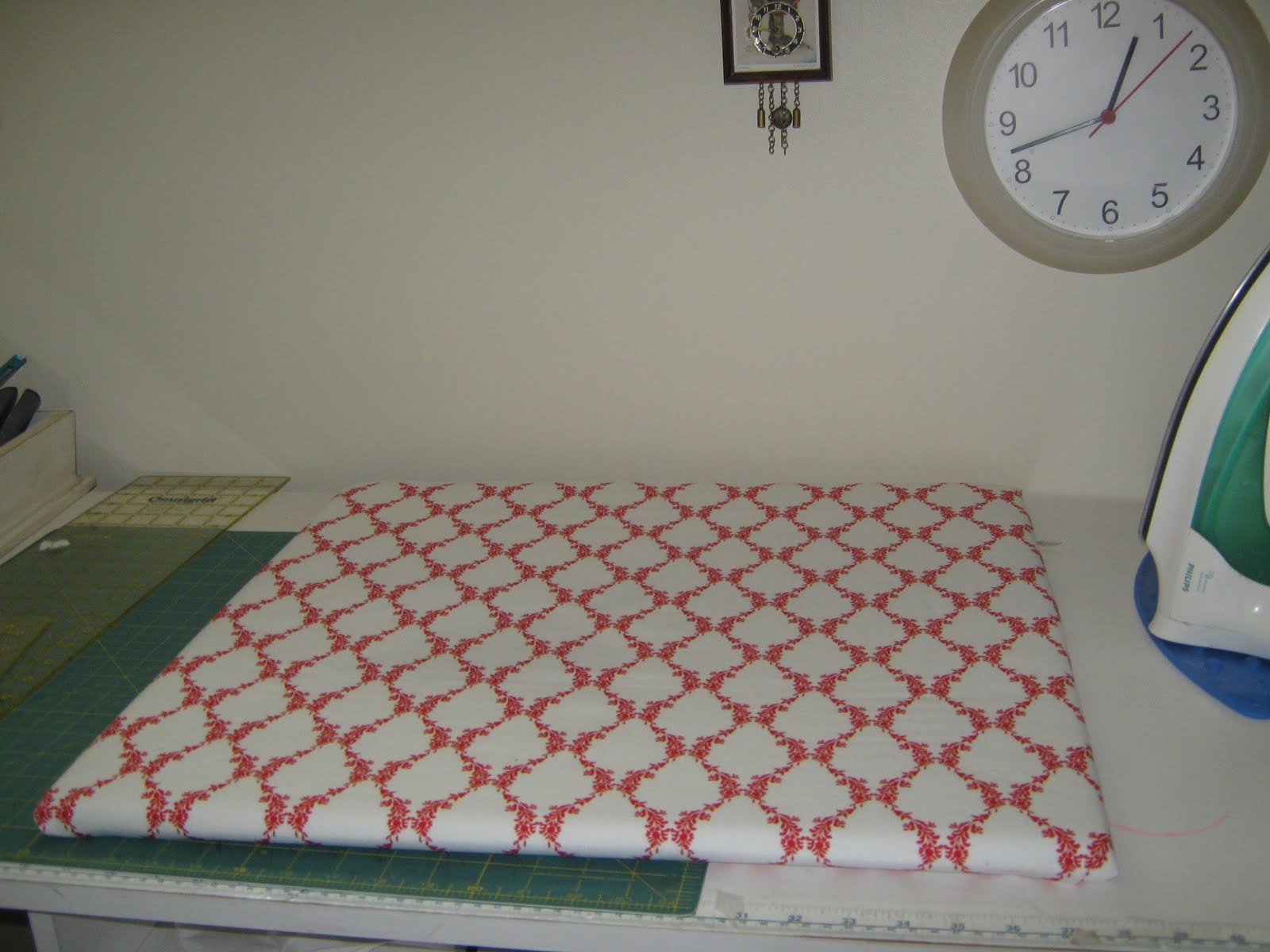 Lavender Ridge: Dresden Plate Runner