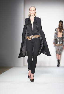 MAJOR MODEL WOMEN: BIANCA , JAE AND MARHARYTA GRACE THE RUNWAY FOR TONI ...