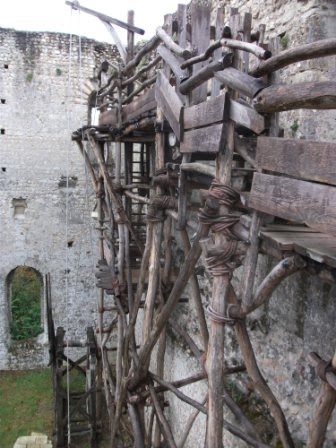 Wandergliding: Storming a Castle