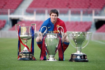 FC Barcelona Blog: Barça Transfer Zone: Players and coaches pose with ...