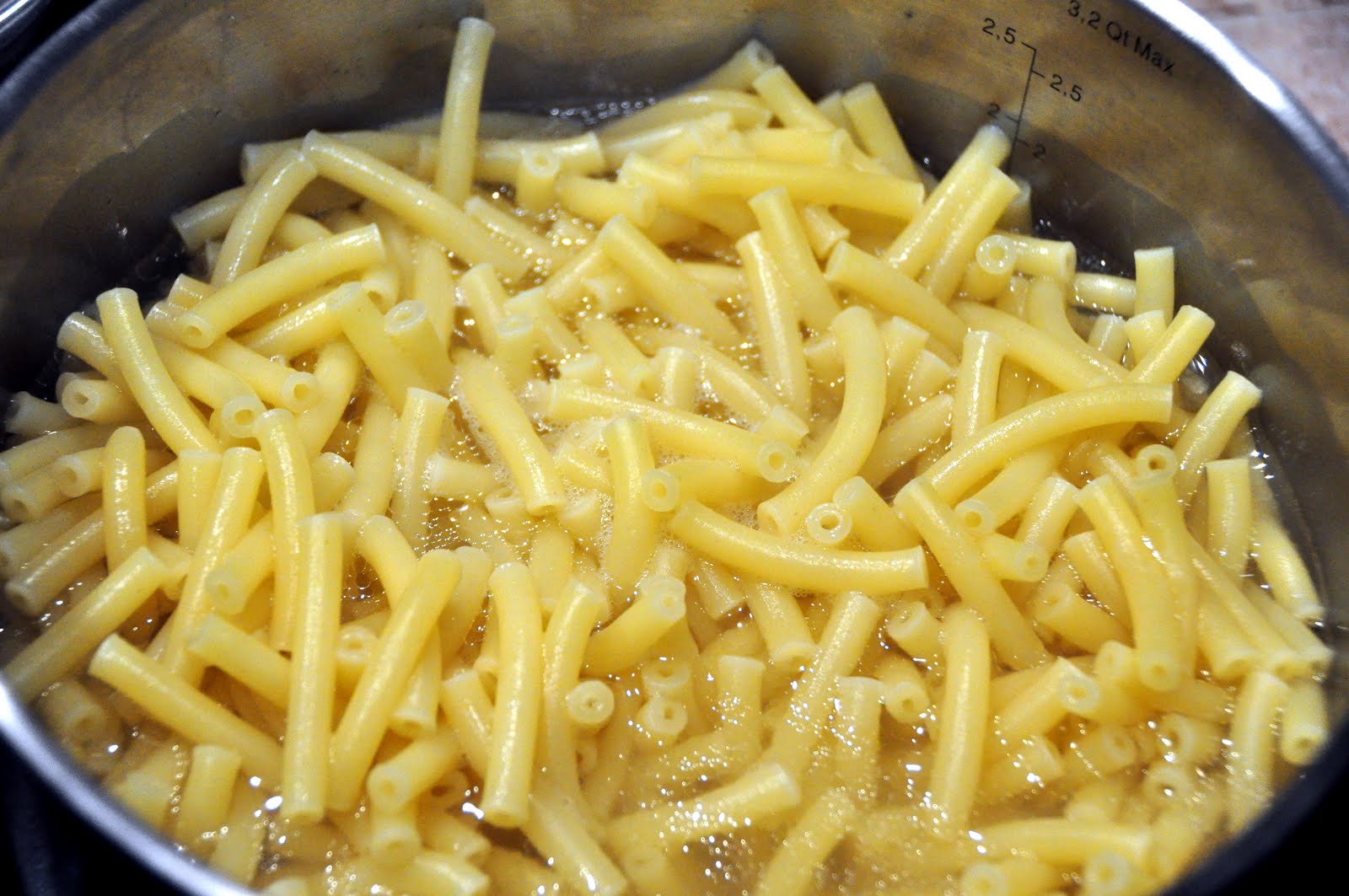 Melcul in bucatarie: Macaroane cu carne