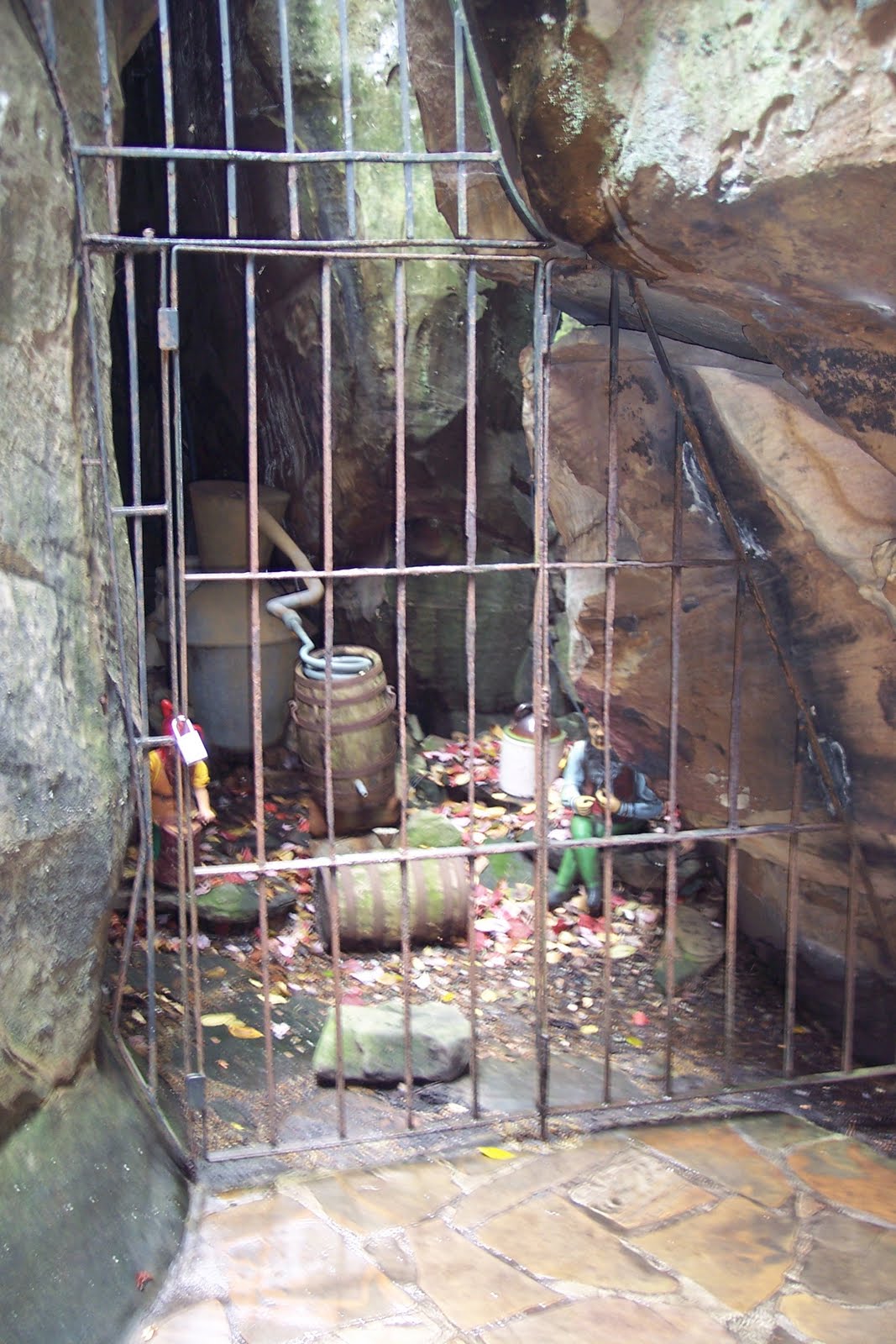 Ken Loyd's Eclectic Blog: Ken and Judy SEE ROCK CITY Ken Loyd's Eclectic Blog: Ken and Judy SEE ROCK CITY
