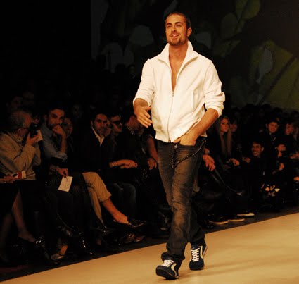 Latest fashion products: WALKING STYLES