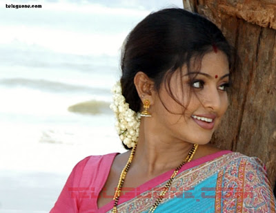 All Tollywood Actress: Sneha Smile Gallery