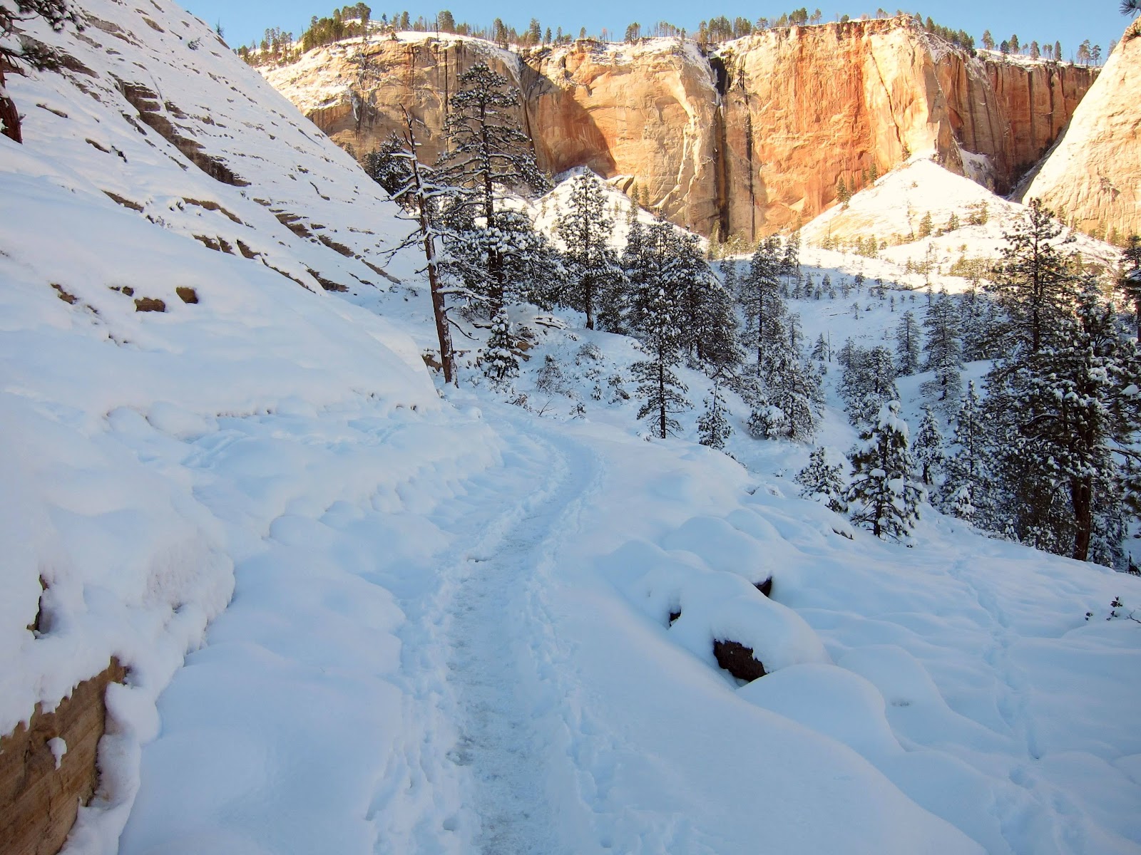 Mountain UltraLight: Snow in the Desert - Zion National Park West Rim Trail