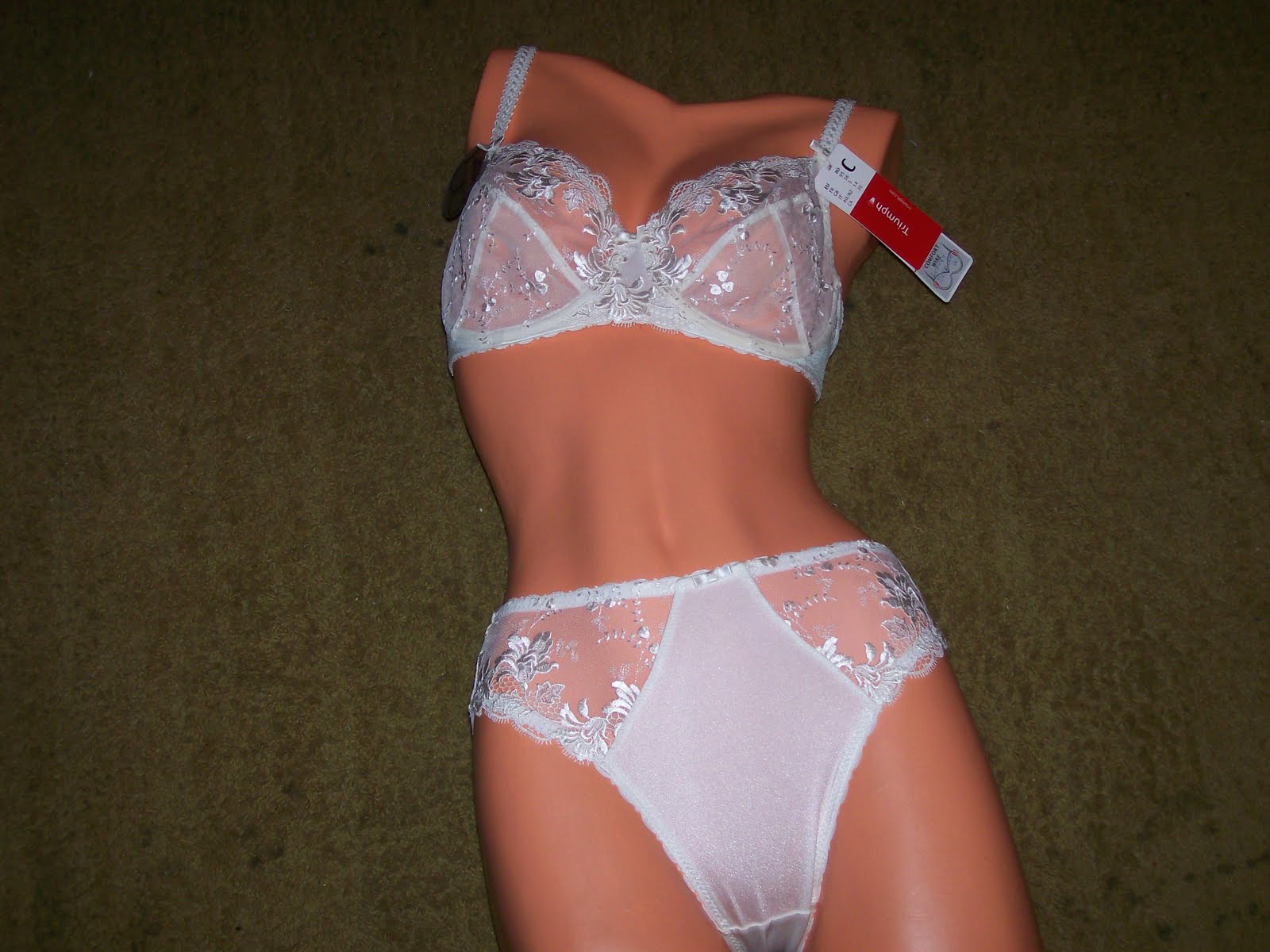 marisapizarro-conjuntos: Conjunto TRIUMPH Luxury Desire W