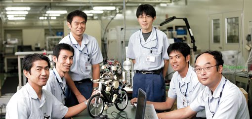 Lannyland Blog: Robot of the Day: Murata Boy, the Robo Bicyclist