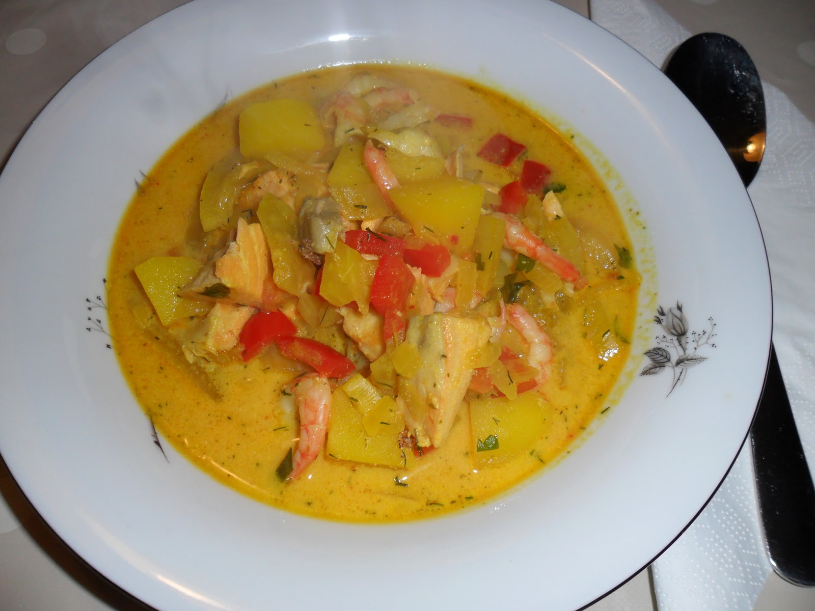 Vardag med Nordefors: Familjens fiskgryta med curry och saffran