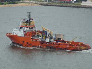 Ships calls Vitoria: Entrada do AHTS Noskan Botafogo