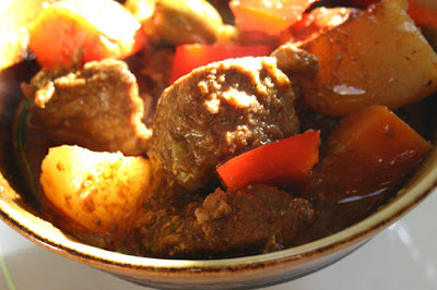 Dhanggit's Kitchen: Caldereta: Devil's Beef Stew Blazing in my Cracked Pot