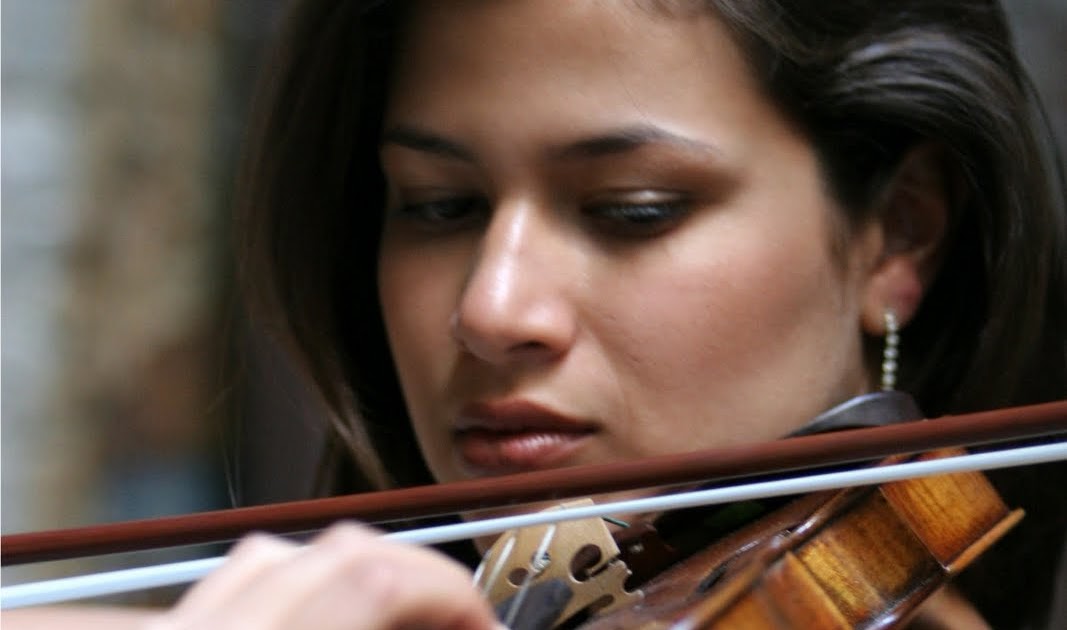 Desde mi Belvedere: Elena Urioste: una virtuosa del violín Desde mi Belvedere: Elena Urioste: una virtuosa del violín