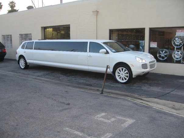 HOT CARS TV: Porsche Cayenne Limo?