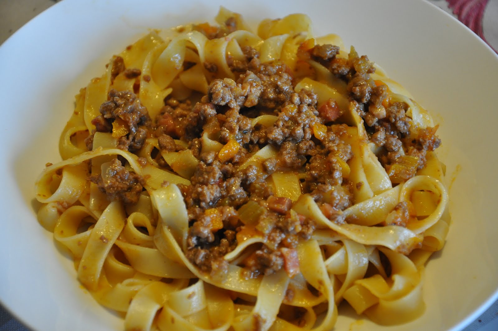 Icché si mangia?: Tagliatelle al ragù