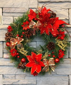 Rangkaian Bunga Natal: Rangkaian Bunga Hiasan Natal Penyambut Tamu Spesial