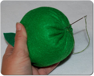 My {Creative} Place: Felt Fruit- Apple with template and tutorial