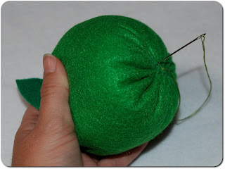 My {Creative} Place: Felt Fruit- Apple with template and tutorial