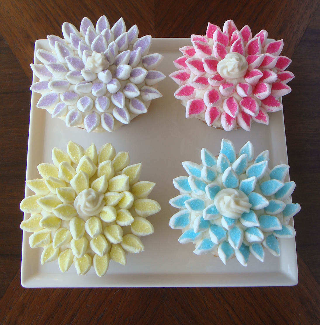 Foodspiration: Cupcakes that Bloom: Chrysanthemum Cupcakes