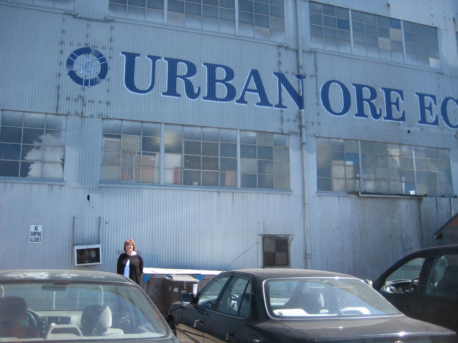 Leftcoastmini: As close to the edge as I can get.: Urban Ore, Berkeley