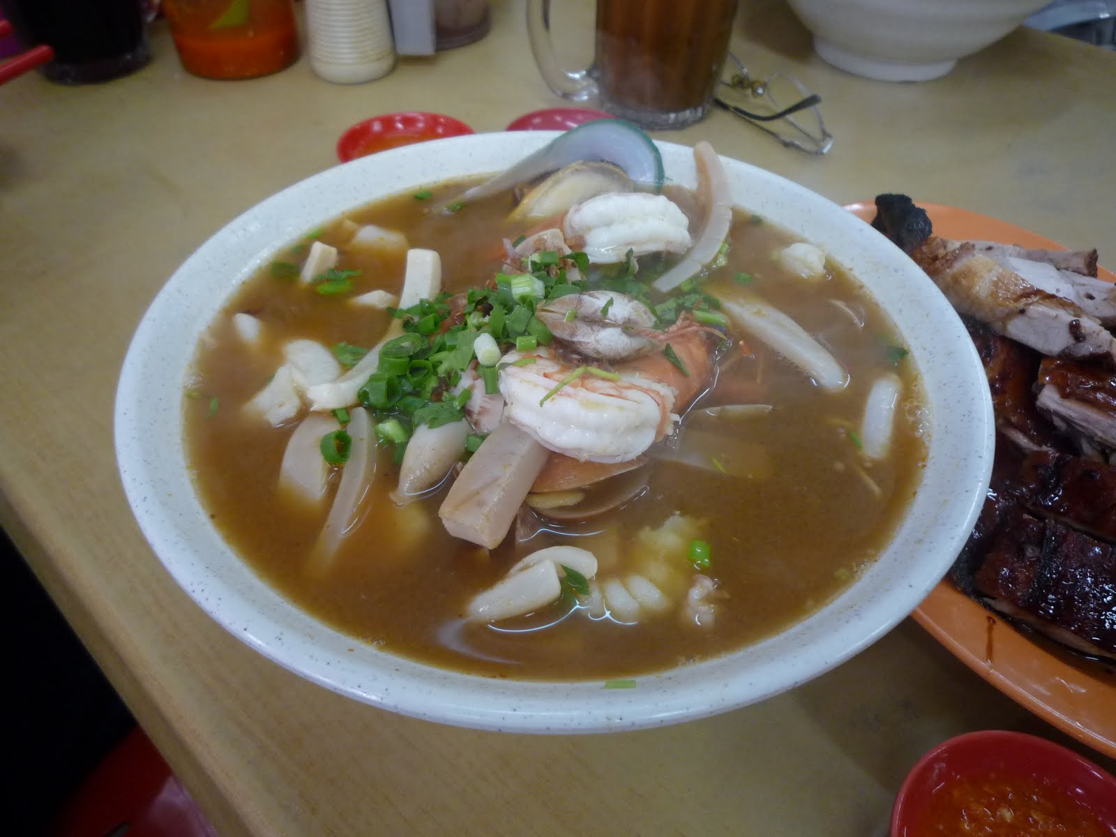 LeT MaKAN-MAKan: Jalan Segambut Utara Seafood Noodles