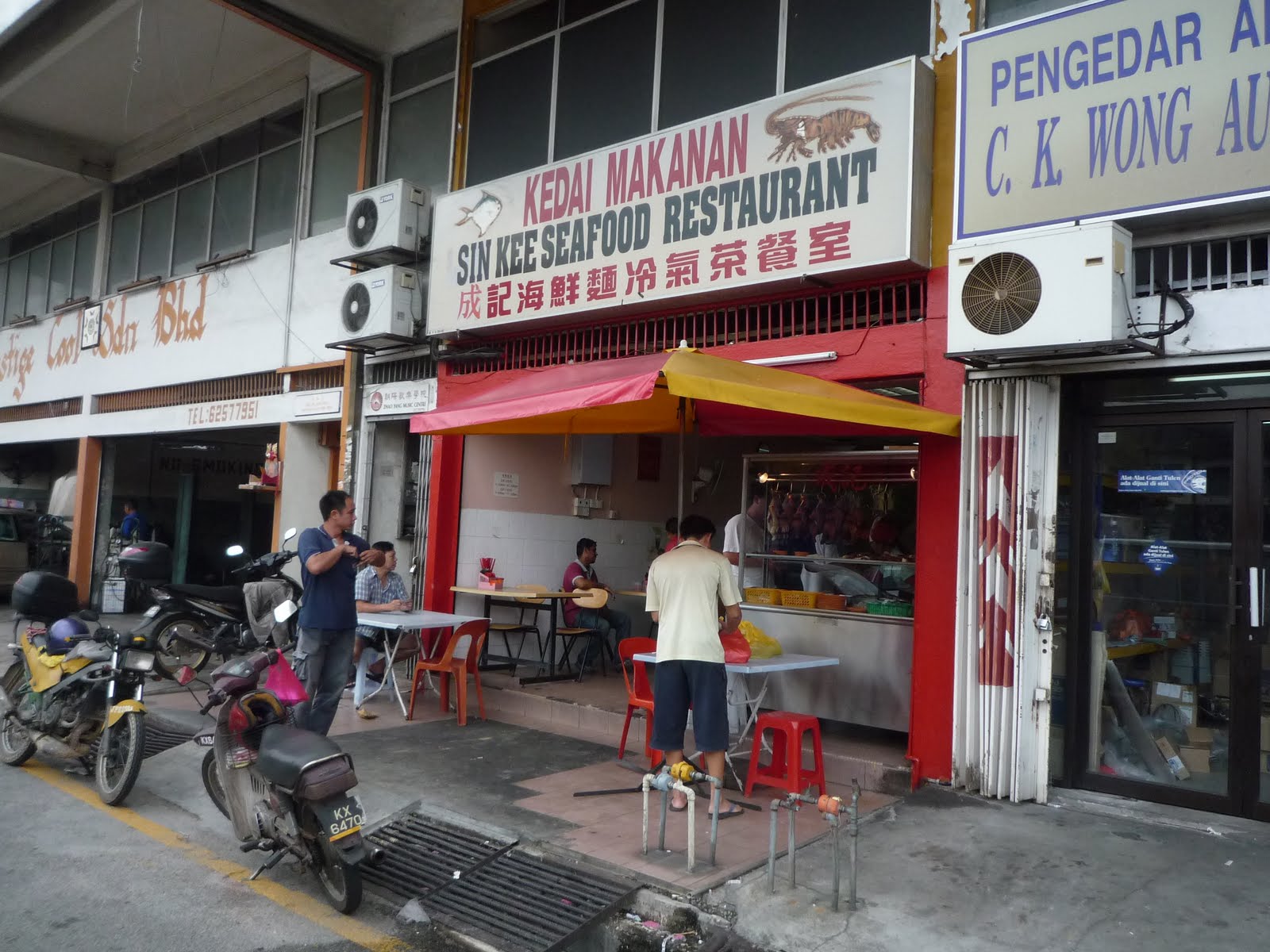 LeT MaKAN-MAKan: Jalan Segambut Utara Seafood Noodles