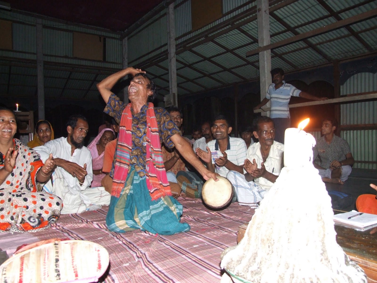 Passion Parade: Trendy Tangail Through A Lens