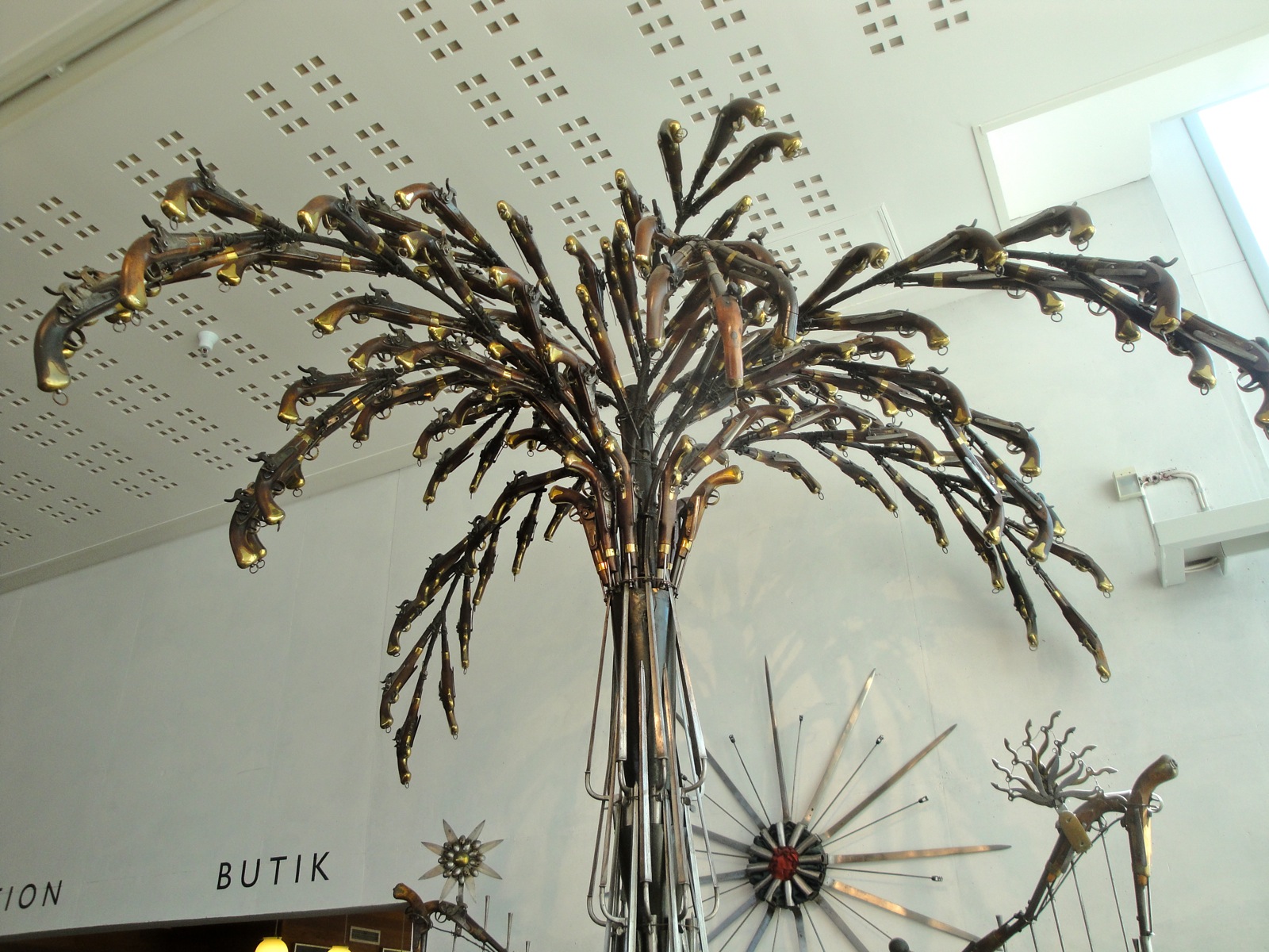 Tree Returns Fire on Man Who Used It for Target Practice - Democratic ...