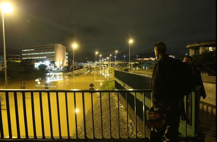Slides: Galeria de fotos das enchentes em São Paulo