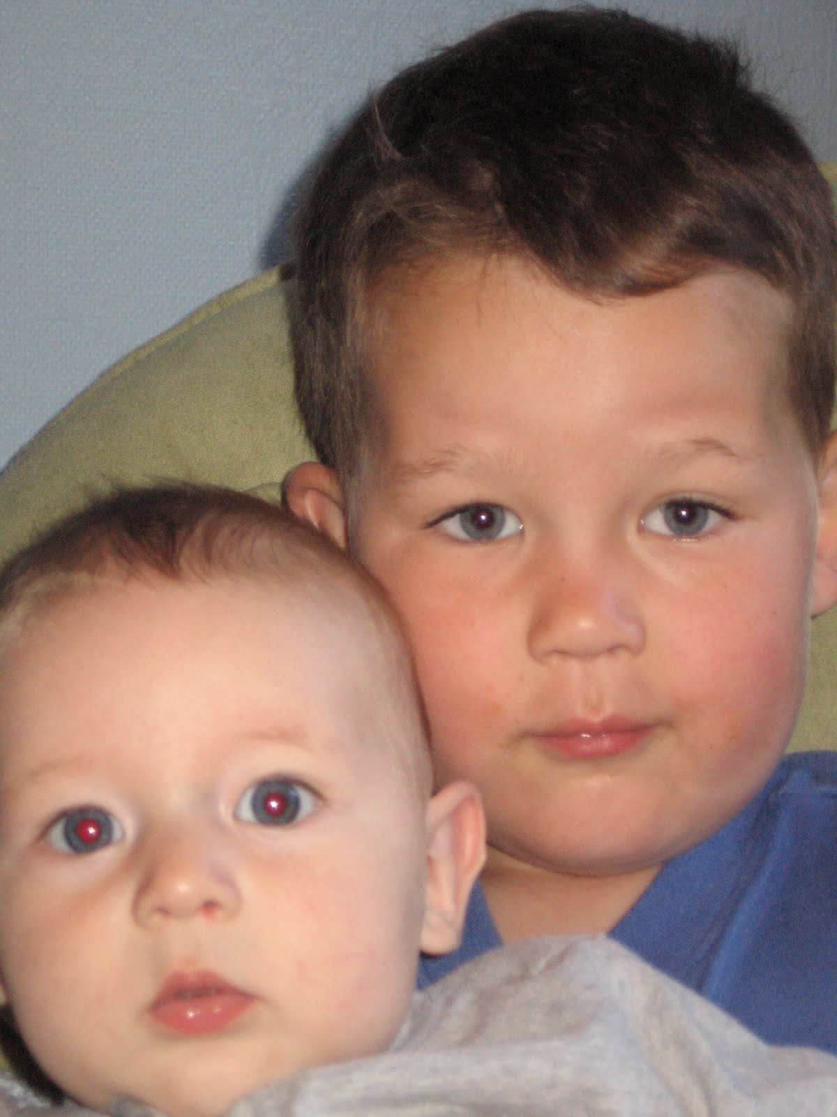 The Holmes Kids: Grayson turns 4 months