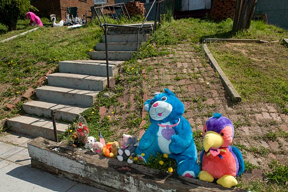 Washington's Other Monuments: Collective Shrine for Tavon Nelson ...