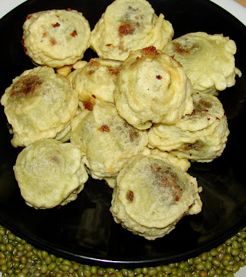 Sukhiyan/ Sugiyan- Sweet Mung bean Fritters