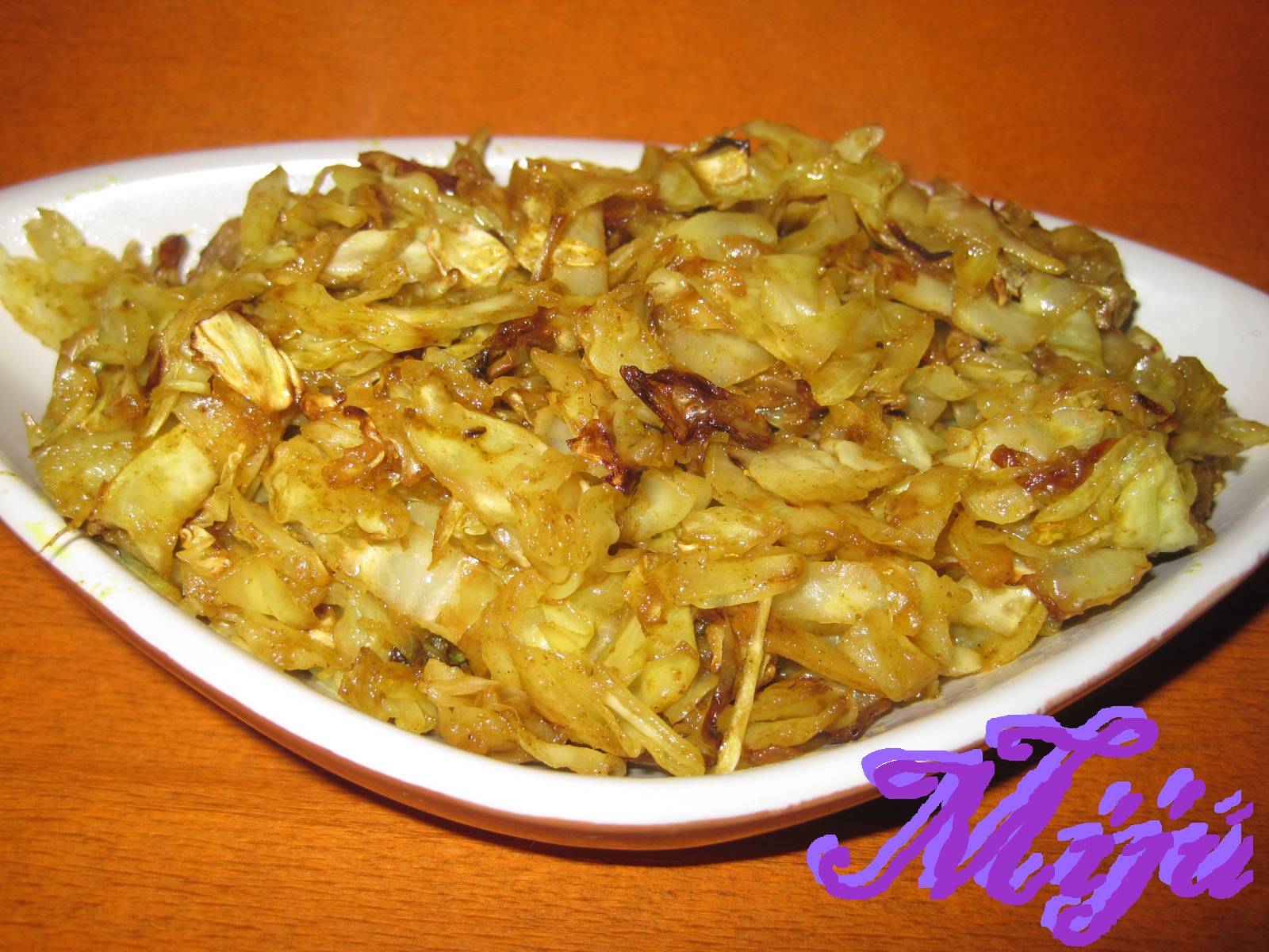 EL BOCADO DE LA HUERTA: REPOLLO SALTEADO CON CURRY