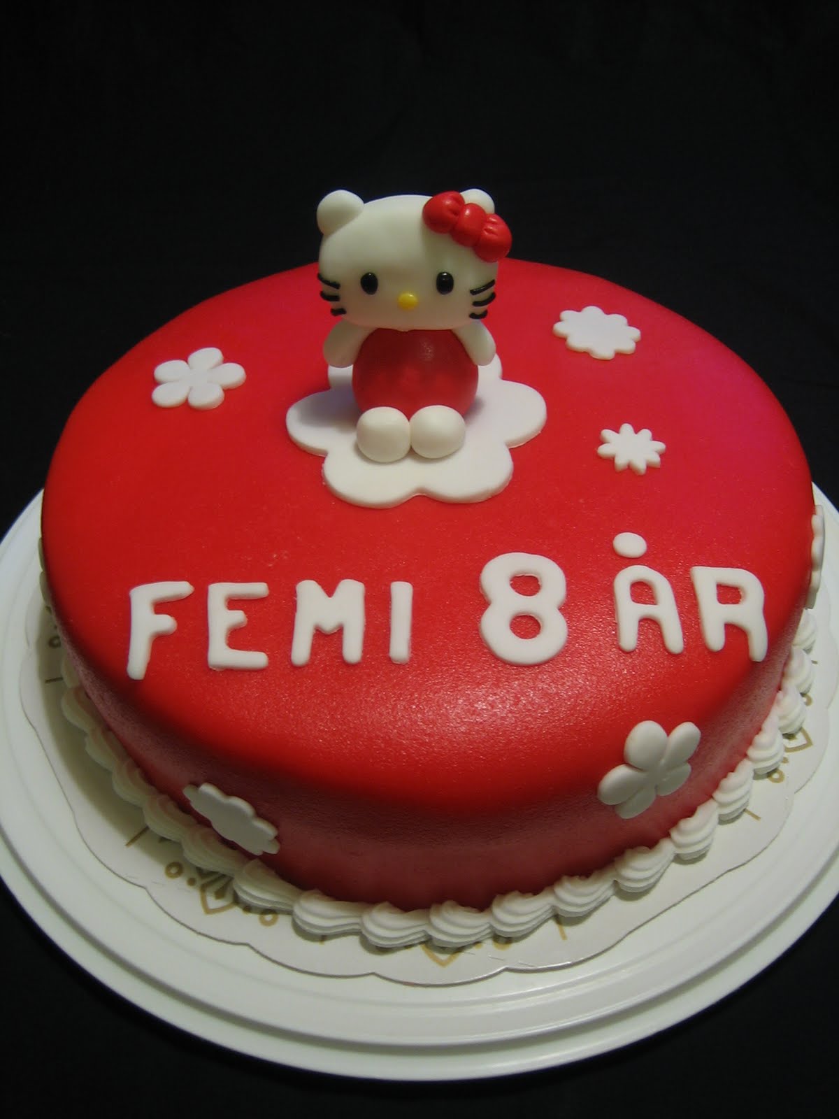 Baka baka liten kaka: Femis Hello Kitty-tårta