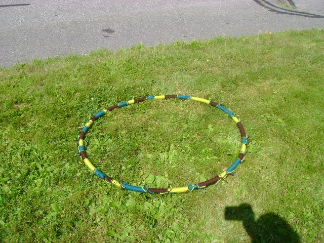 Full Circle Handmade: Hoola Hoop Wrapped in Yarn!