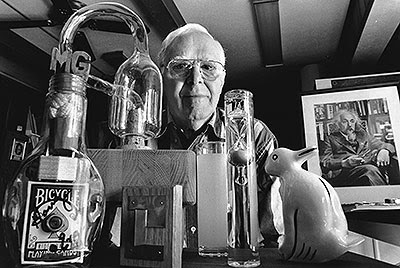 LA COLUMNA IRREVERENTE: Martin Gardner, amigos de Internet y Alicia en ...