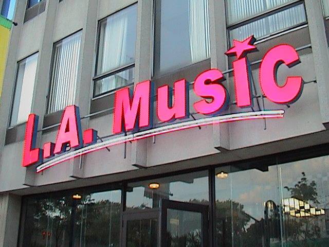 L.A. Music Blog: ABOUT LA MUSIC