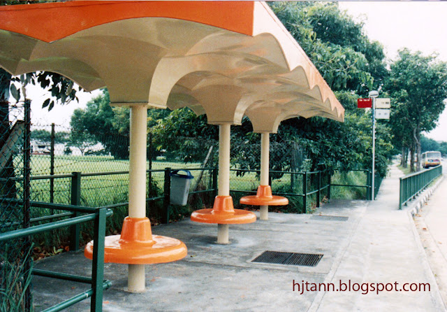 Anyone knows what these shelters are? Are they old bus stops? Googling ...