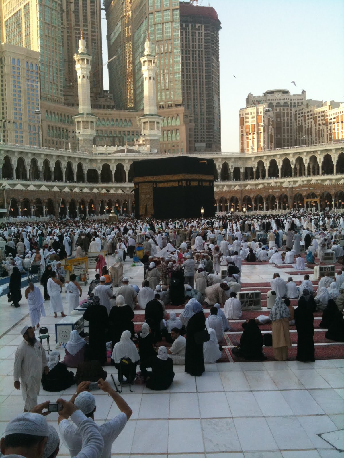 As I walk through the streets of Medina.........: Mecca, Mecca!