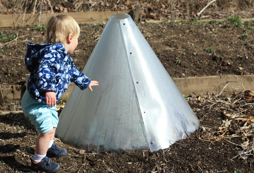 The Clueless Gardeners - A Garden Blog: The Solar Cone Project - How To