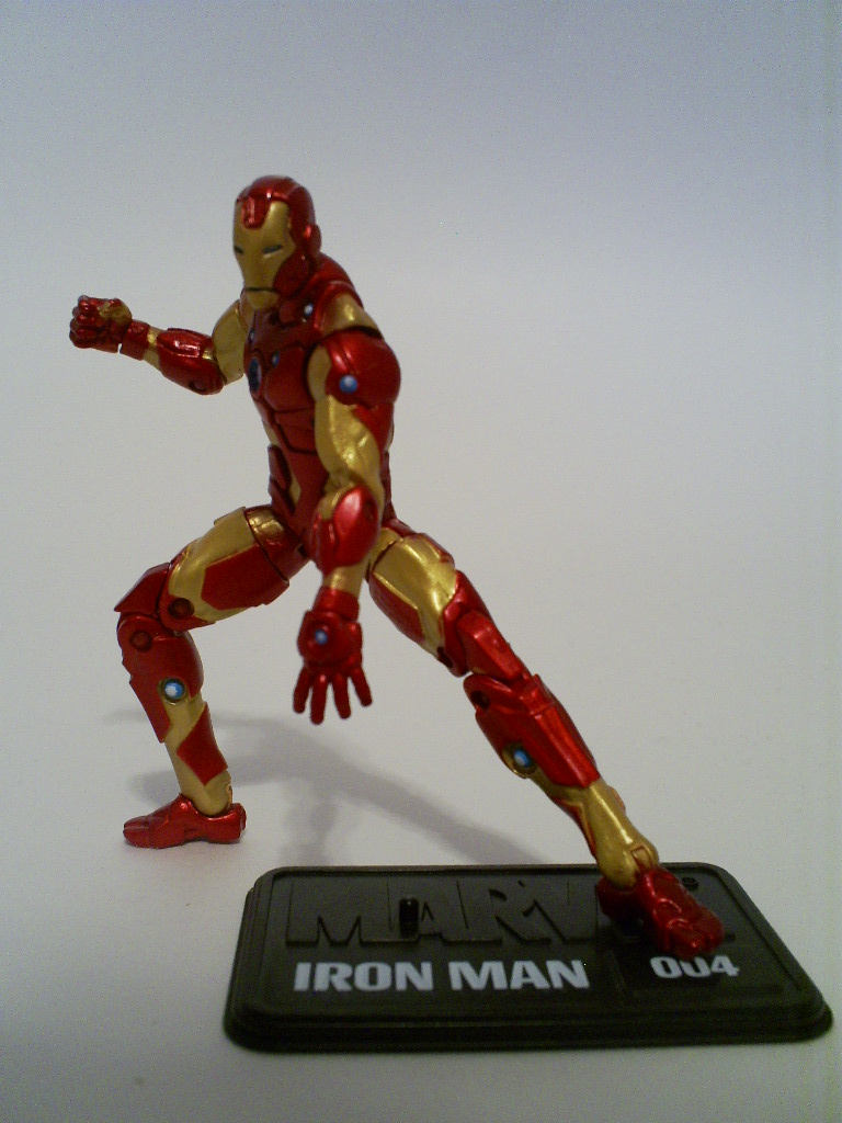 That Figures: REVIEW: Marvel Universe's Modular Armor Iron Man